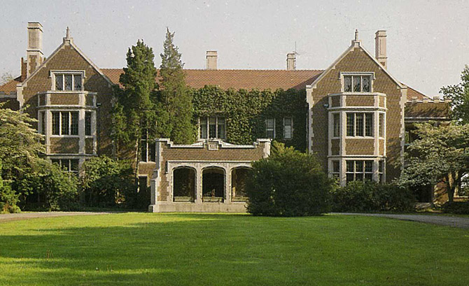 15 Things You Didn’t Know About Waveny House | Moffly Media