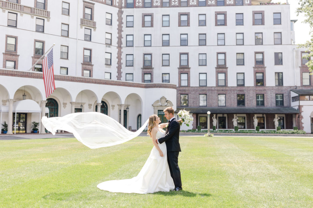 Lesley Ashton Wells & Kevin Martin Tierney | Moffly Media